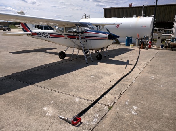 How To Refuel an Airplane – Takeoff Junkie