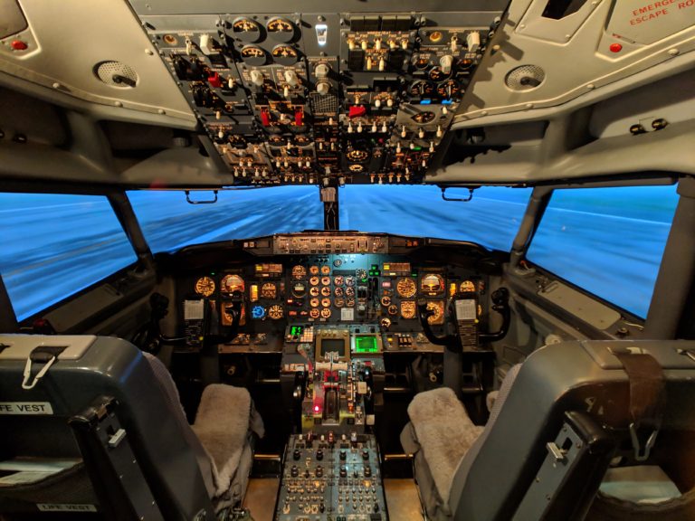 Flying the Delta Flight Museum 737-200 Simulator – Takeoff Junkie